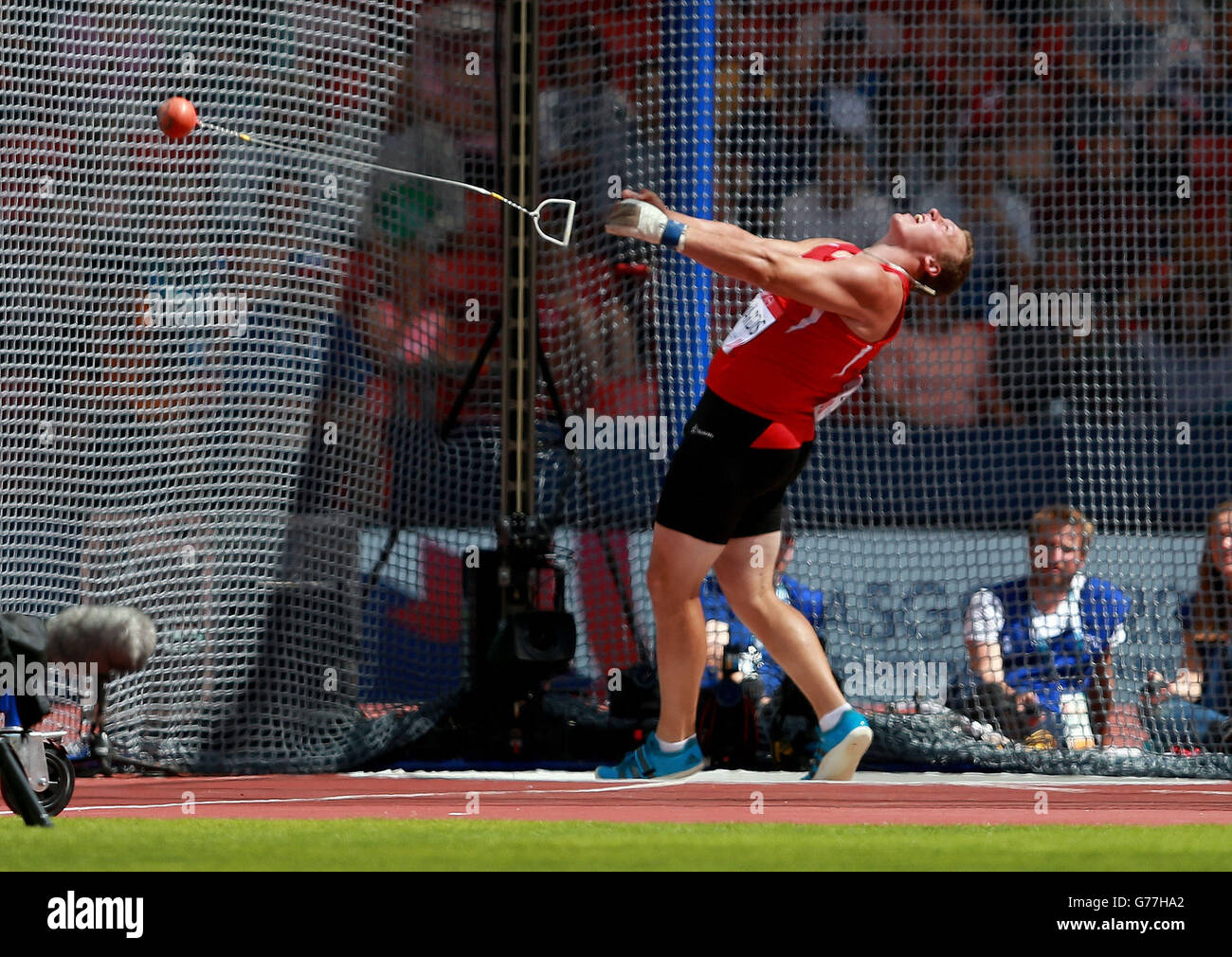 Hammer throw sport hi-res stock photography and images - Alamy