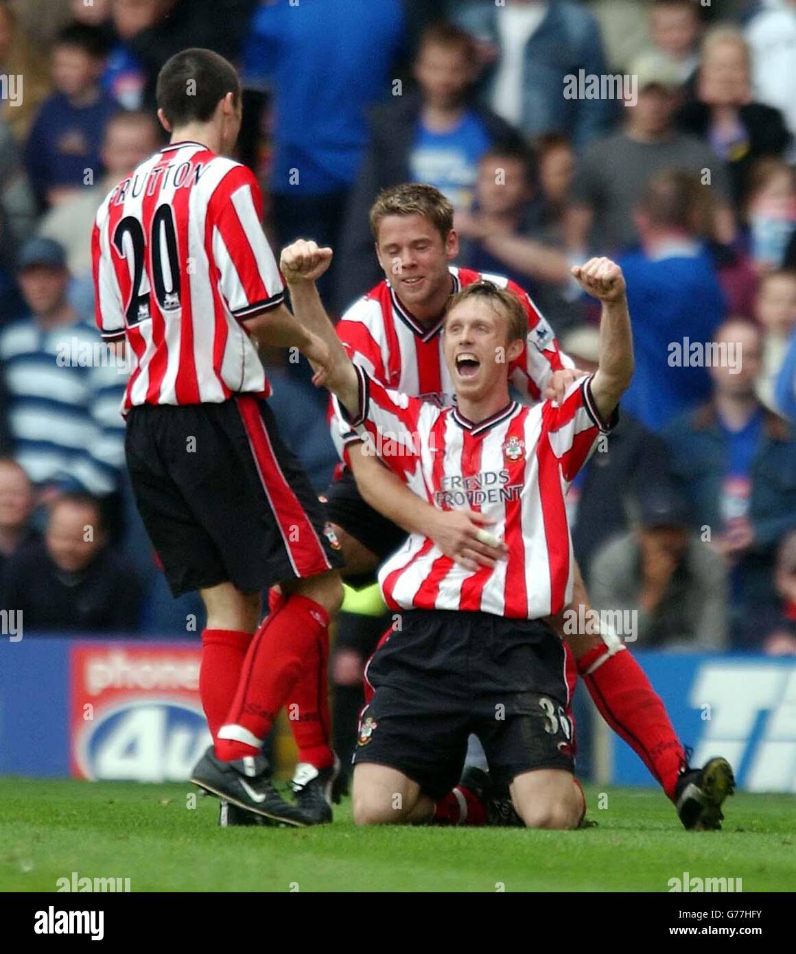 Sport football action celebrating brett ormerod hi-res stock ...