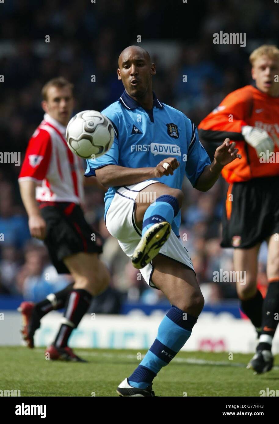 Football action nicolas anelka hi-res stock photography and images - Alamy