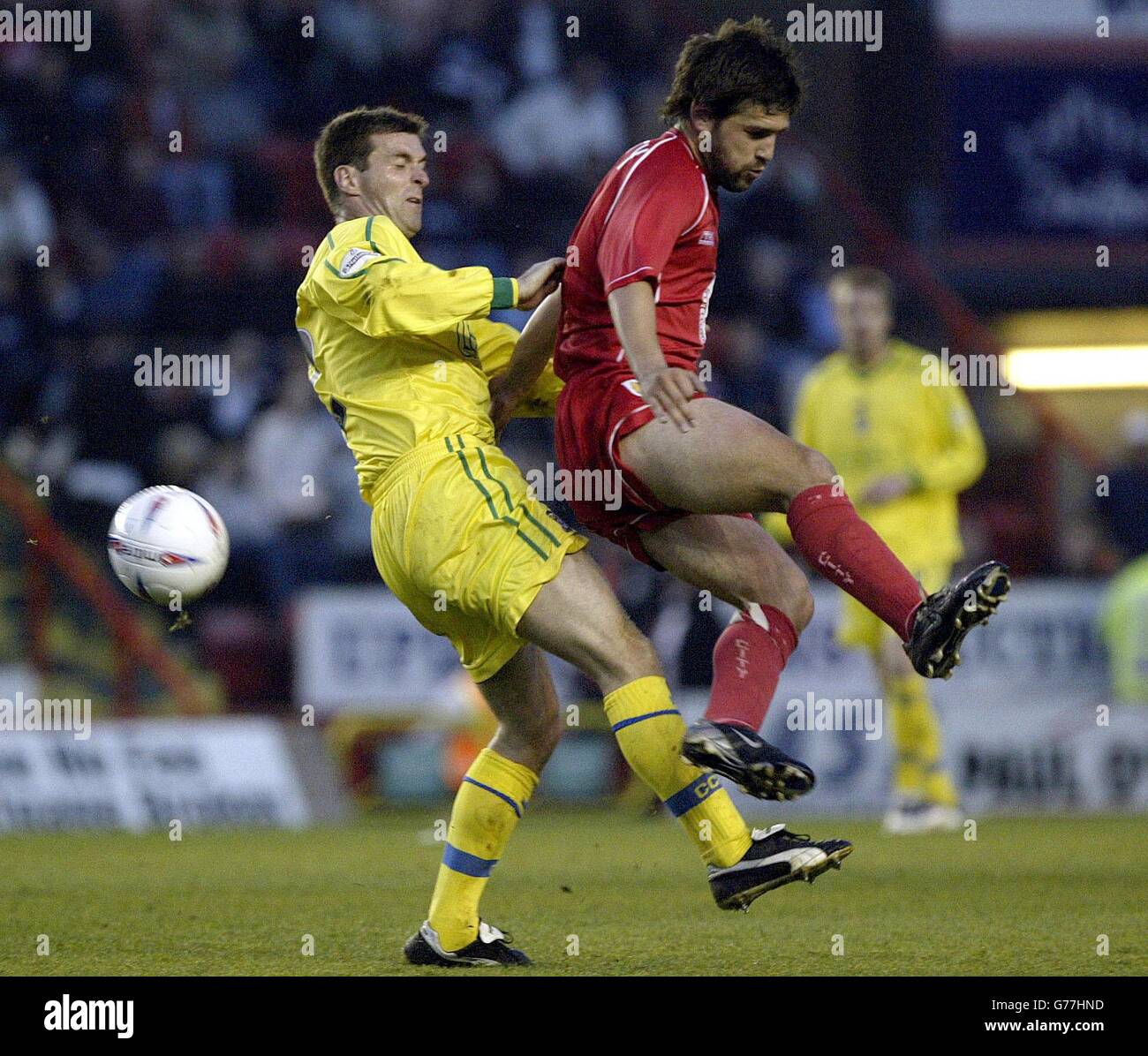 Bristol City captain Tom Doherty (right) and Cardiff City's Willie ...