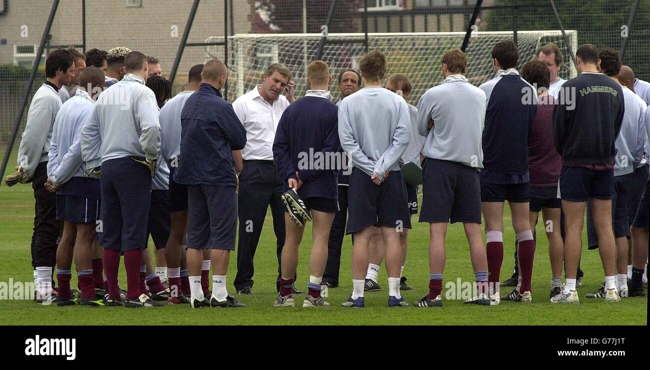 At chadwell heath training ground hi-res stock photography and images ...