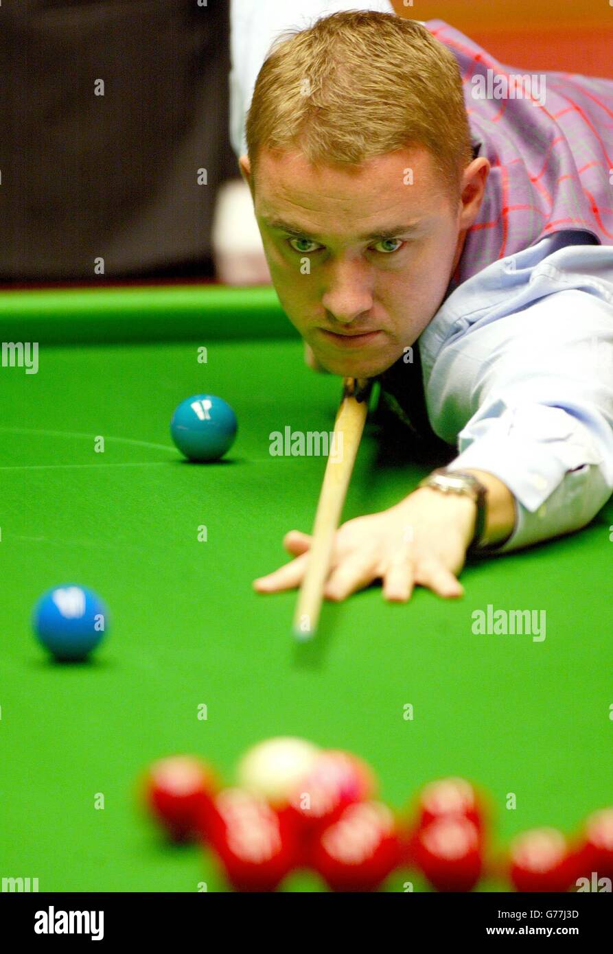 Embassy World Snooker Championship - Hendry Stock Photo - Alamy