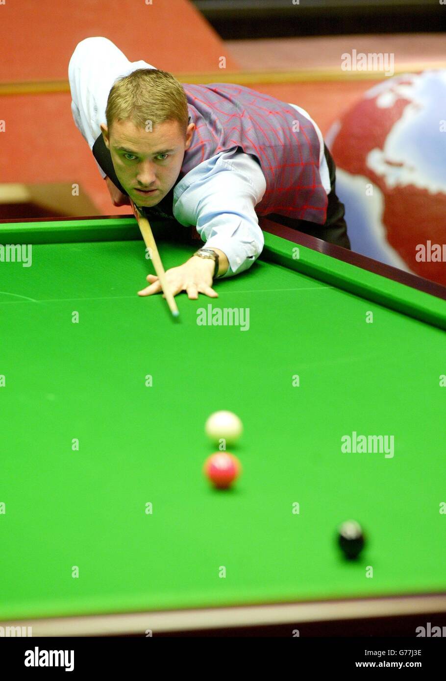 Scotland's Stephen Hendry in action during the Embassy World Snooker ...