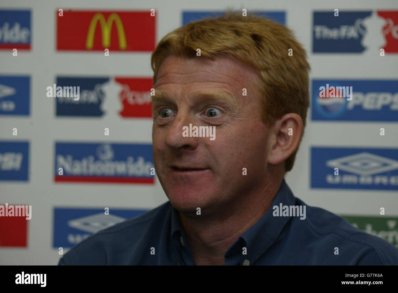 Sport football smiling gordon strachan hi-res stock photography and ...