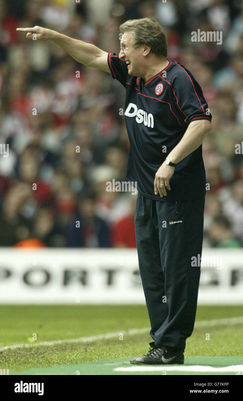 Football watching gesturing neil warnock hi-res stock photography and ...