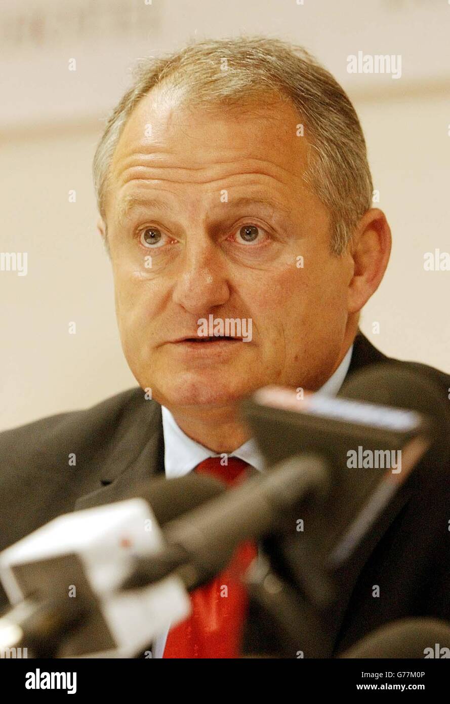 Welsh rugby union team manager alan phillips hi-res stock photography ...