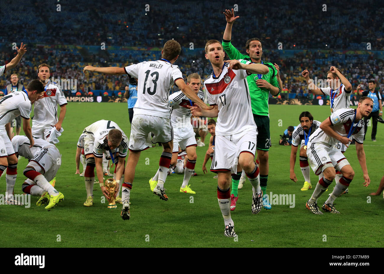 Thomas müller football hi-res stock photography and images - Alamy