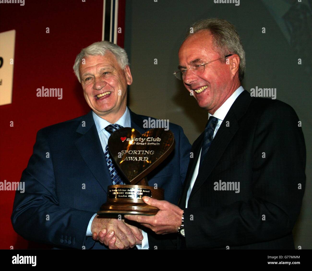 Sven Goran Eriksson presents Sir Bobby Robson with the Eric Morley ...