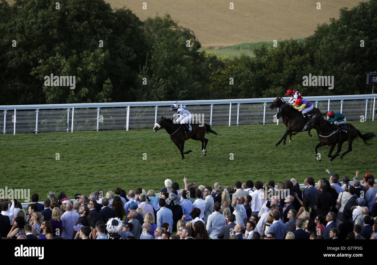 Horse racing glorious goodwood day five goodwood racecourse hi-res ...