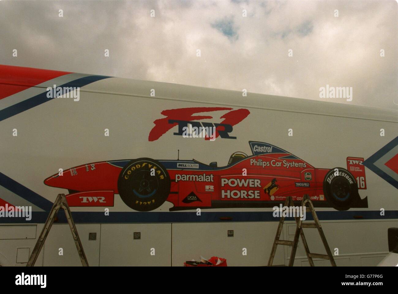 Motor Racing; Formula One testing, Brands Hatch Stock Photo - Alamy