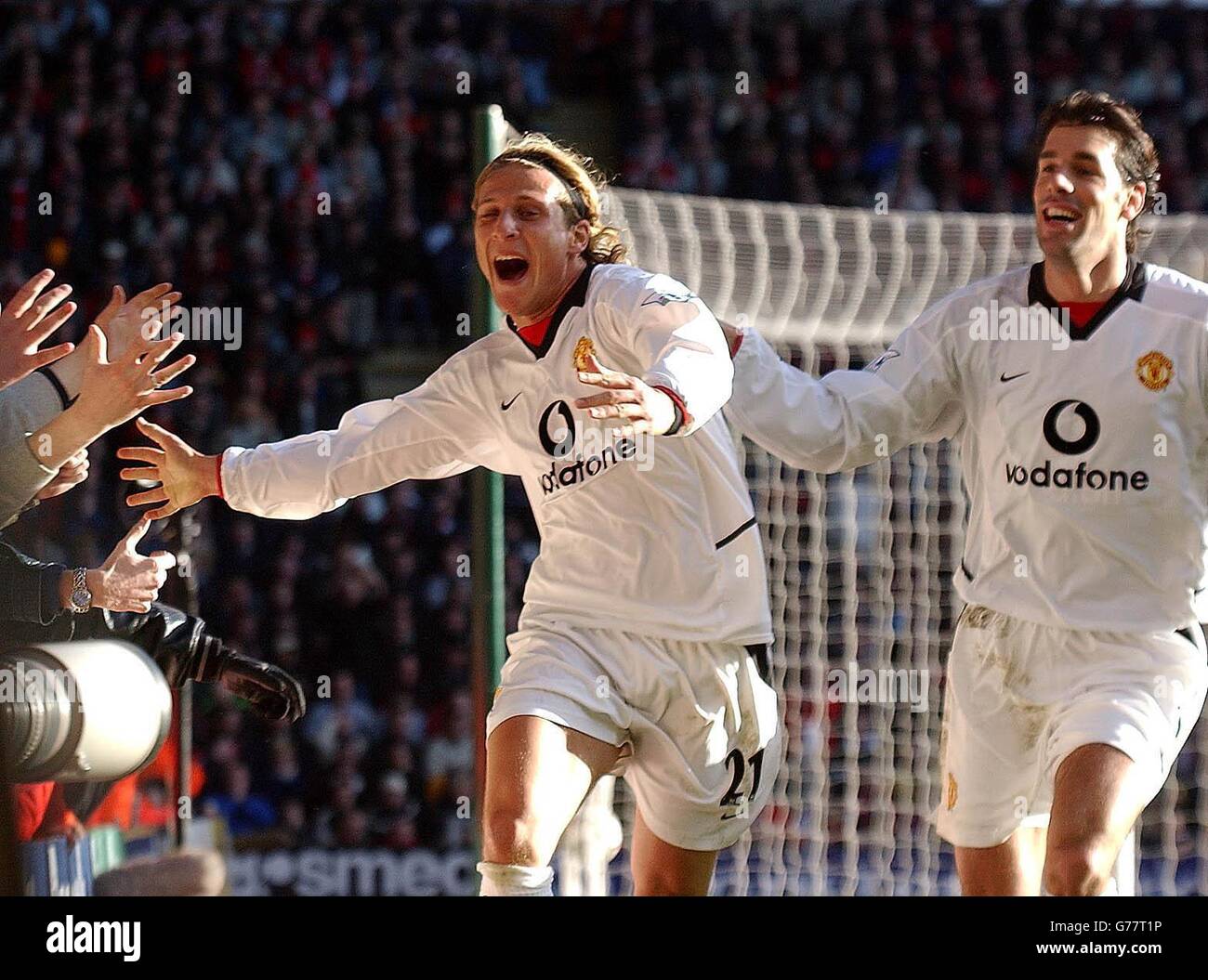 Forlan liverpool hi-res stock photography and images - Alamy