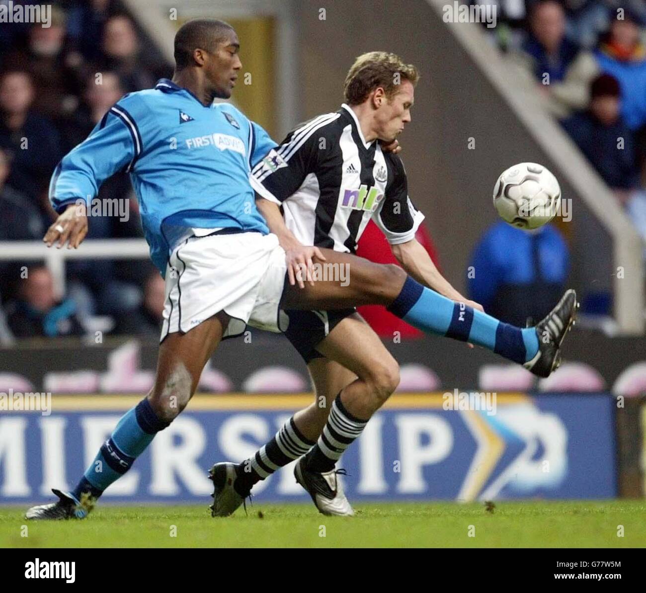 Sport football action craig bellamy sylvain distin hi-res stock ...