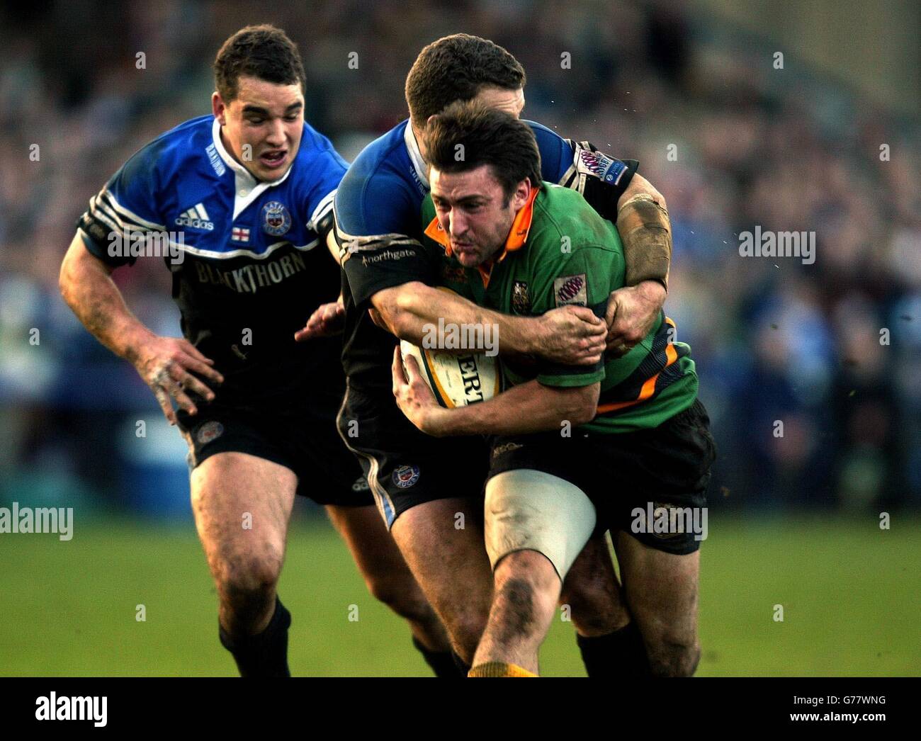Sport rugby union action tackling kevin maggs hi-res stock photography ...