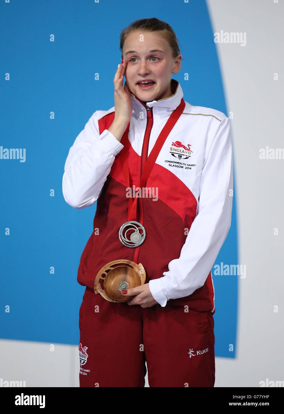 England's Stephanie Slater with her silver medal after coming second in ...