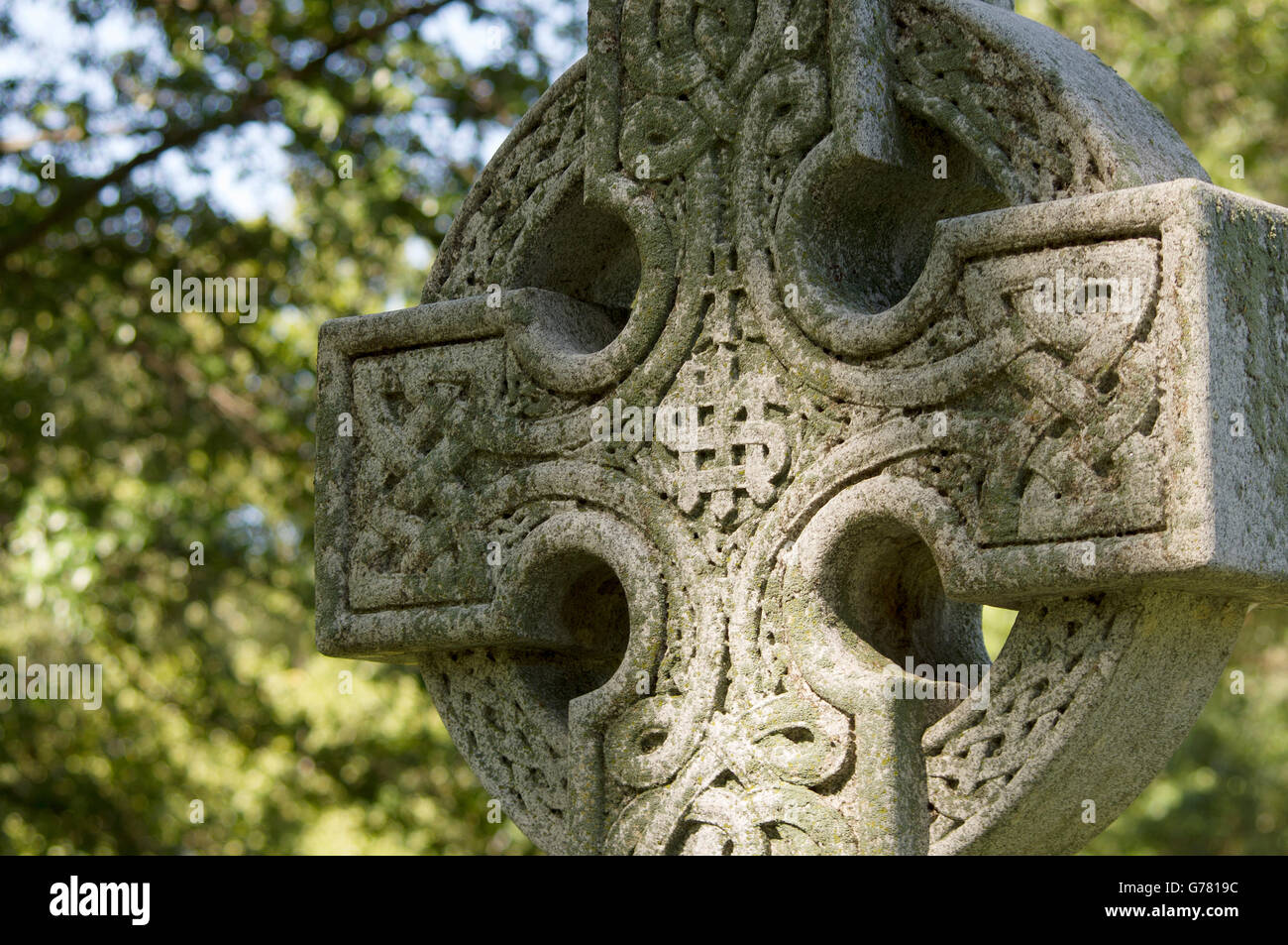 Moss stone head hi-res stock photography and images - Alamy