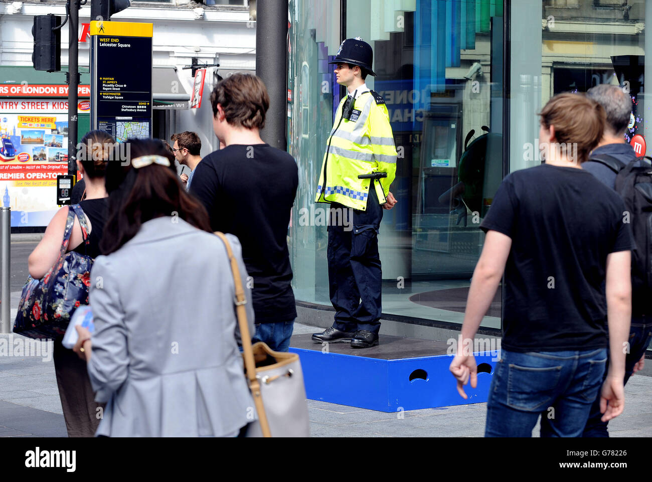 Launch metropolitan police impact zone team londons west end hi-res ...