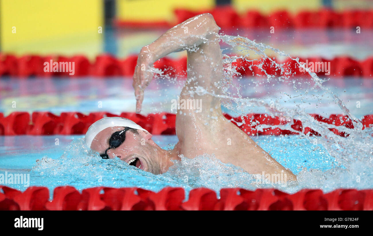 Mid length half swimming 10043 hi-res stock photography and images - Alamy