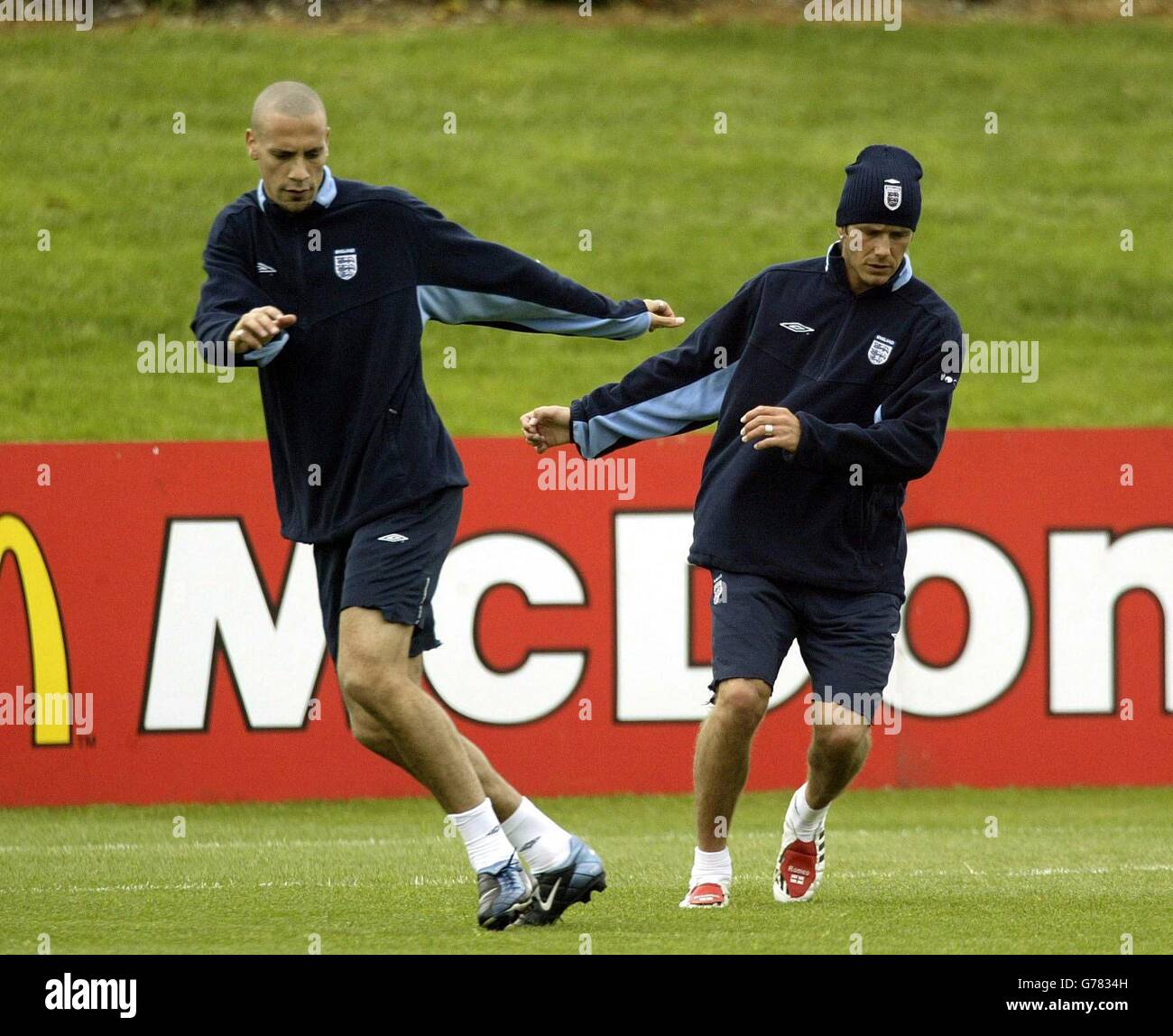 England soccer captain david beckham hi-res stock photography and ...