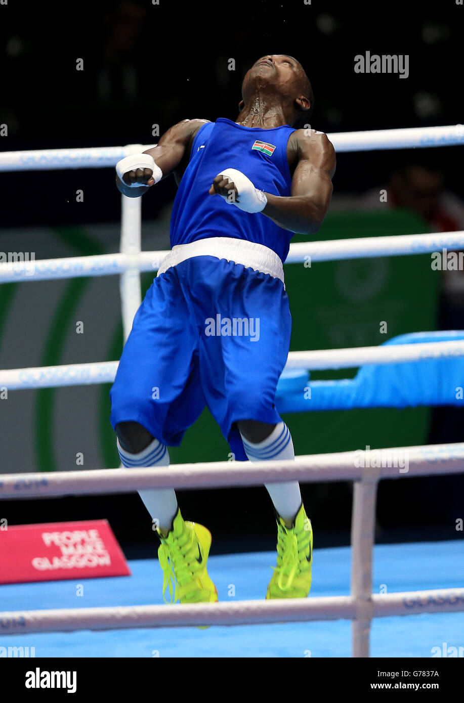 10071 full length boxing hi-res stock photography and images - Alamy