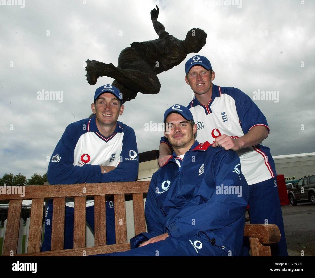 Sport cricket hi-res stock photography and images - Alamy