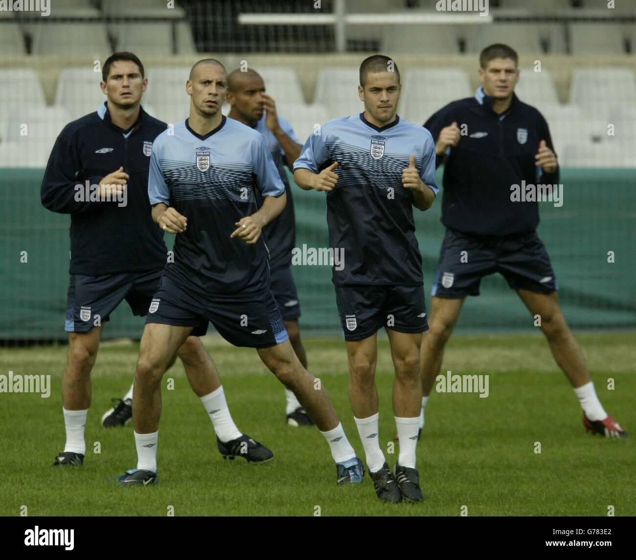 Rio ferdinand 2003 england hi-res stock photography and images - Alamy