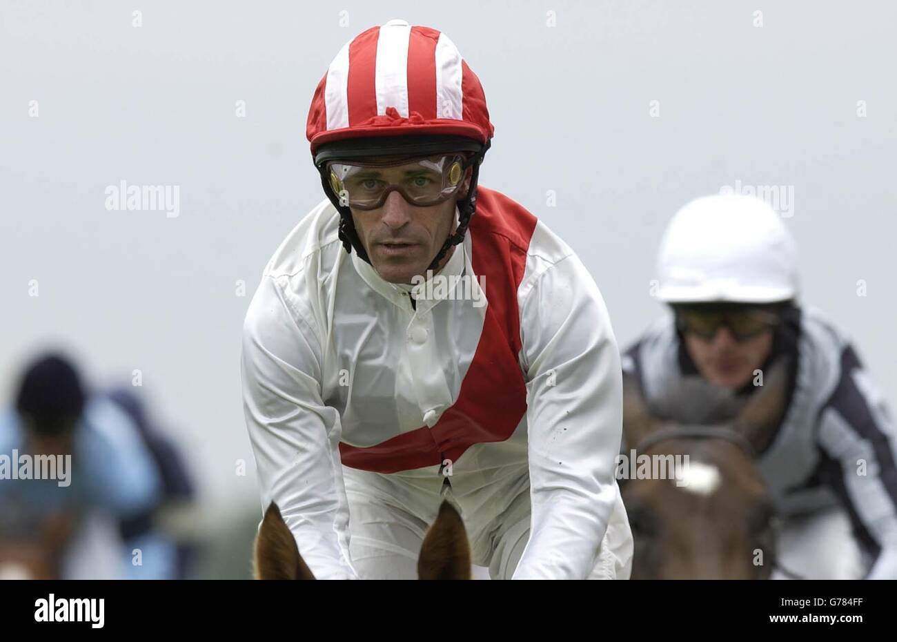 Gary stevens has the finish in his sights hi-res stock photography and ...