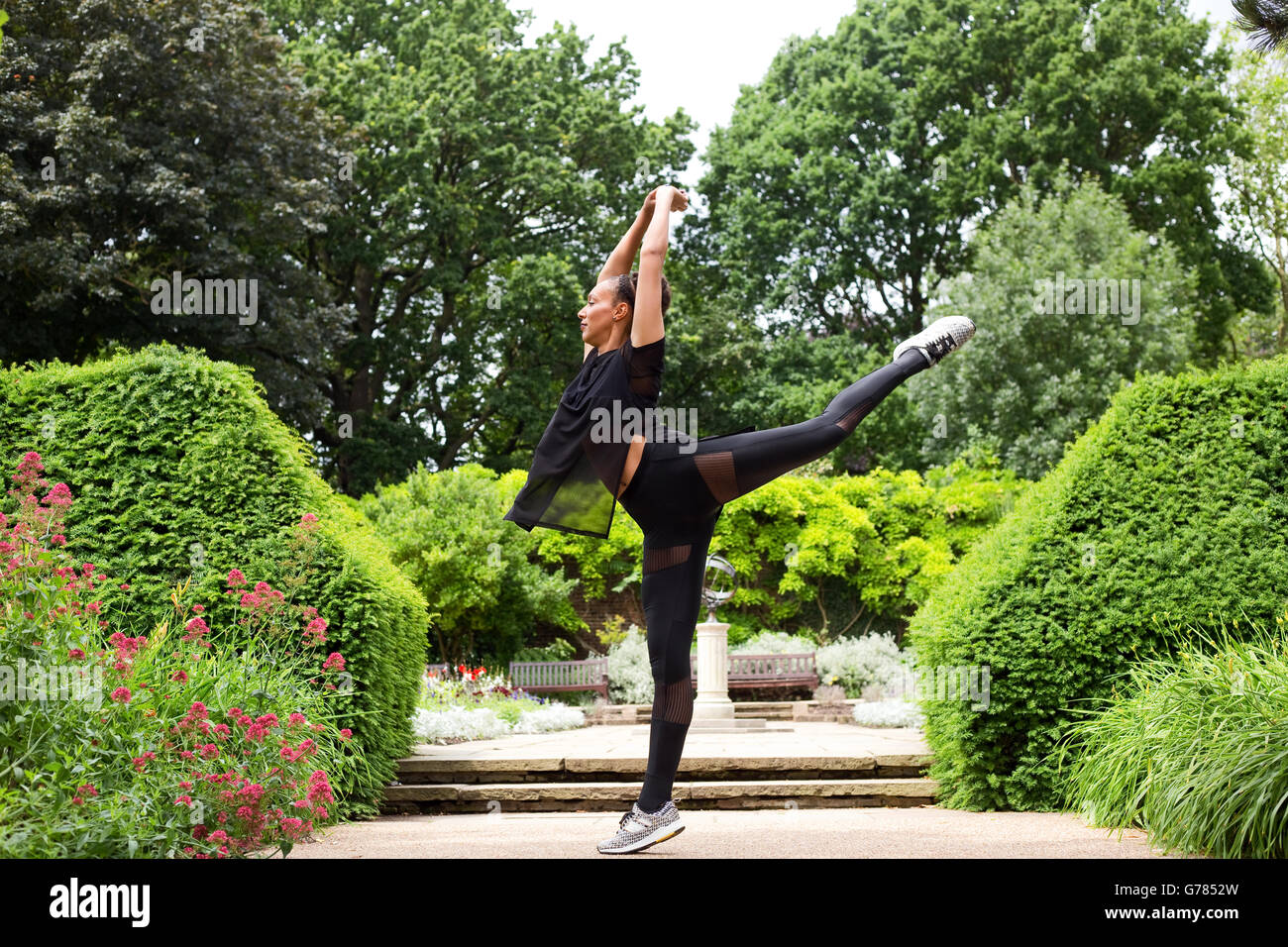 jazz dancer in the park Stock Photo - Alamy