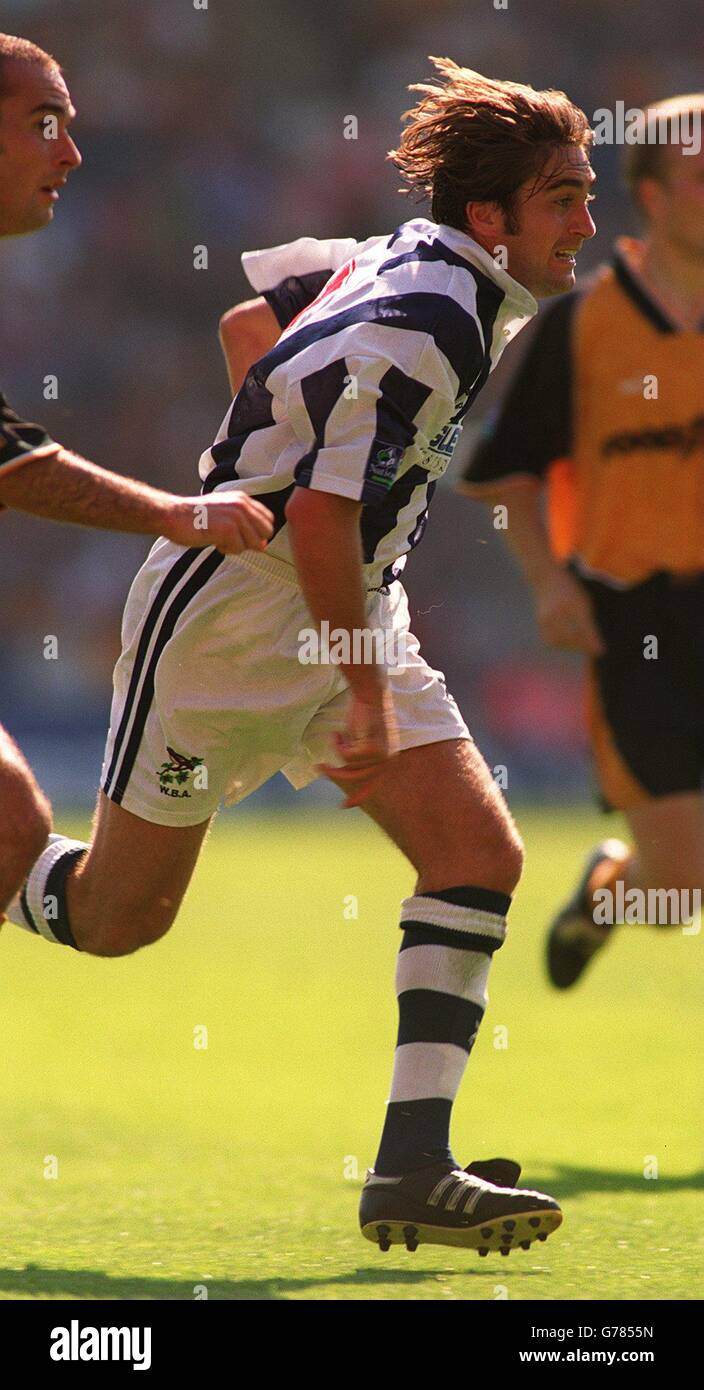 Ian hamilton west bromwich albion hi-res stock photography and images ...