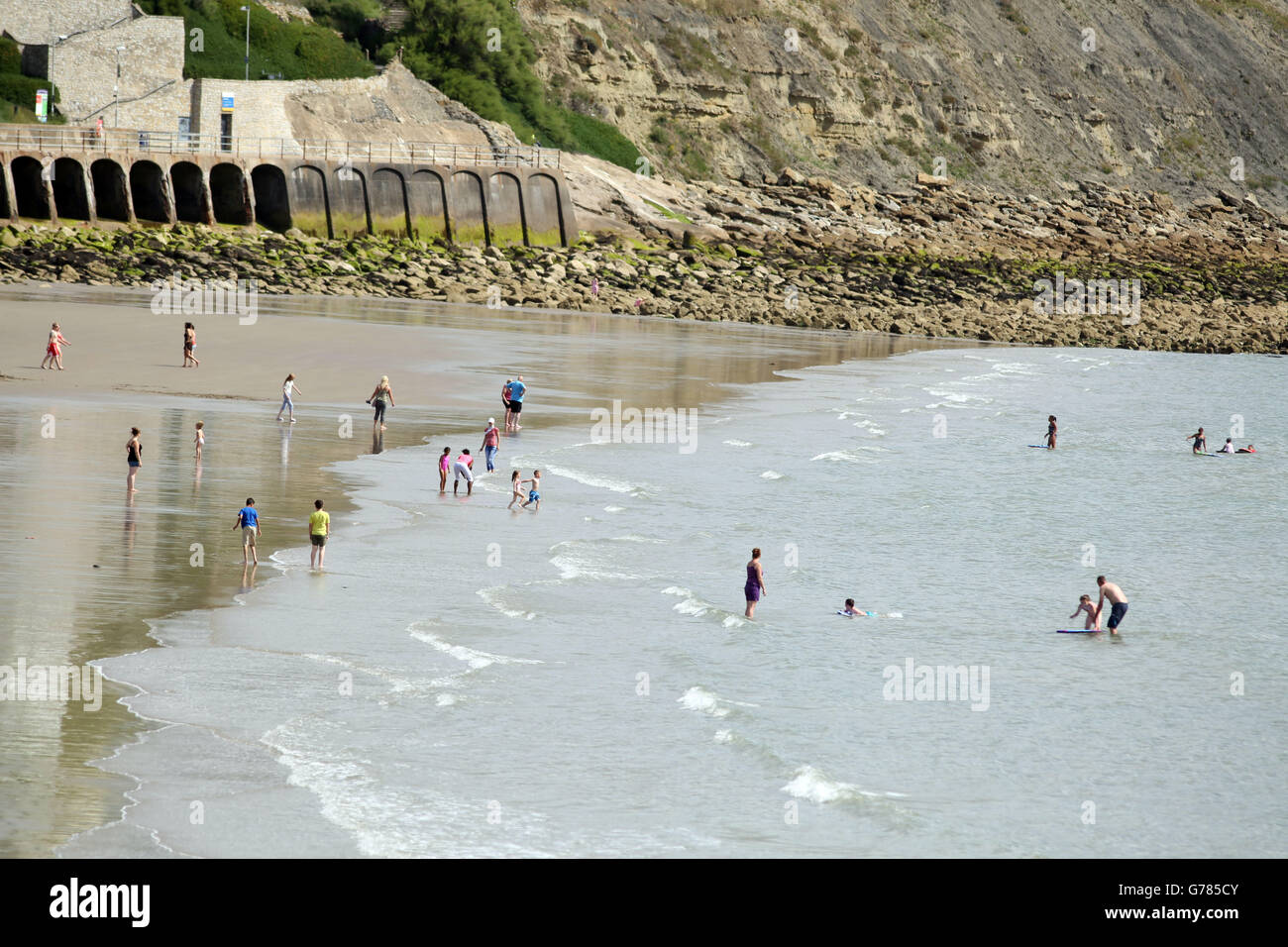 General view of the beach in folkestone hi-res stock photography and ...