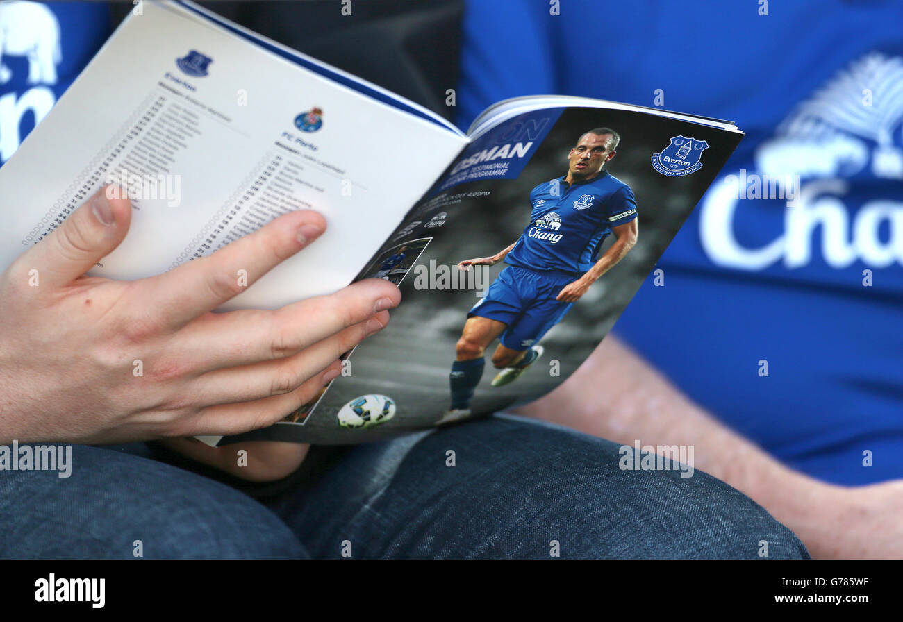Everton fc pre match hi-res stock photography and images - Alamy