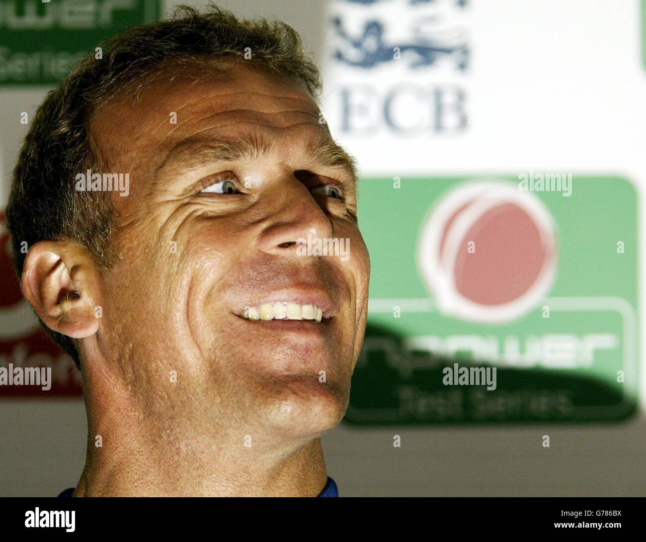 Alec stewart retires hi-res stock photography and images - Alamy