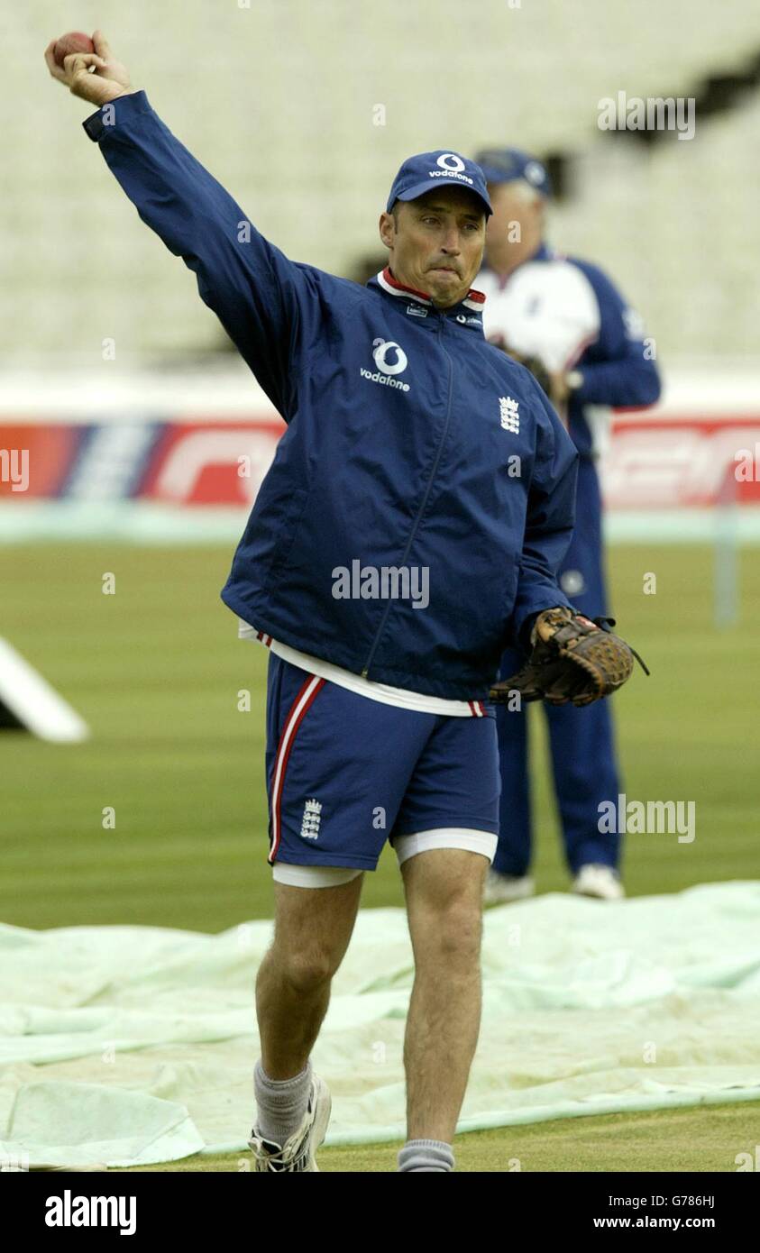 Nasser hussain practice hi-res stock photography and images - Alamy