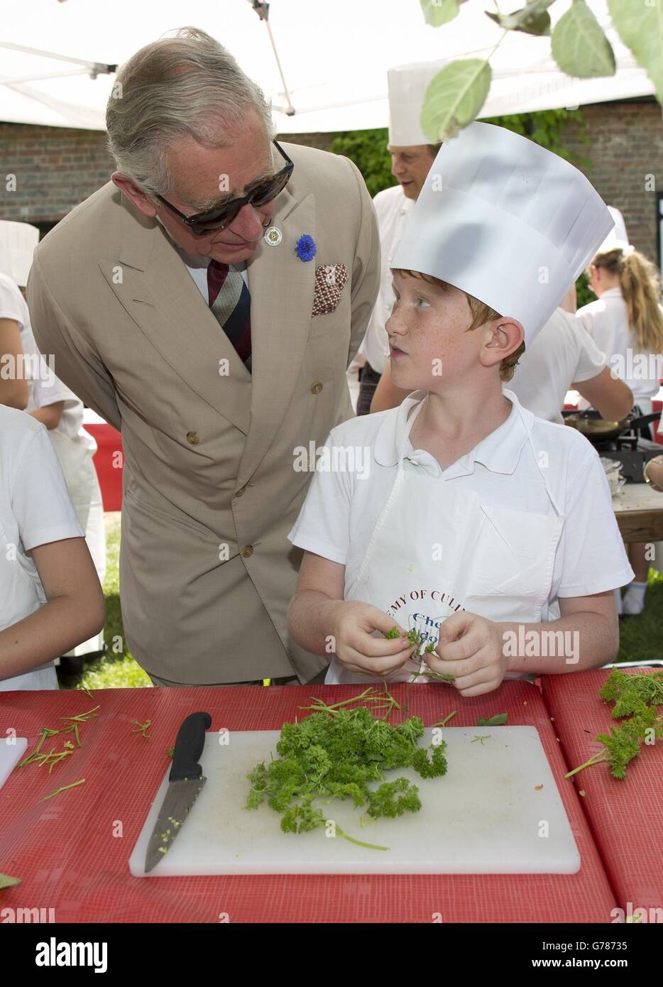 The Prince of Wales and Richard Goring meets children form Steyning ...