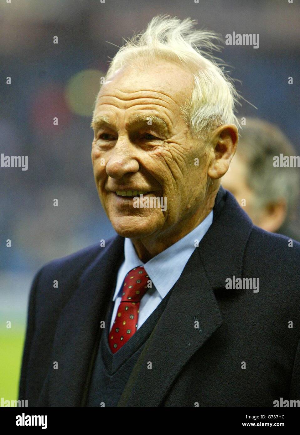 Former Manchester City goalkeeper Bert Trautmann on the pitch at Maine ...