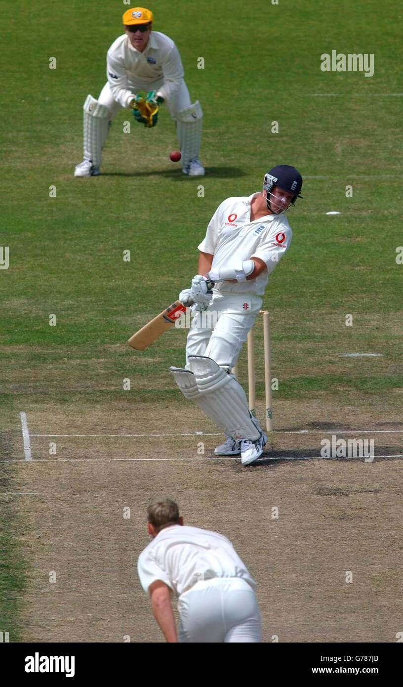 Cricket action robert key hi-res stock photography and images - Alamy