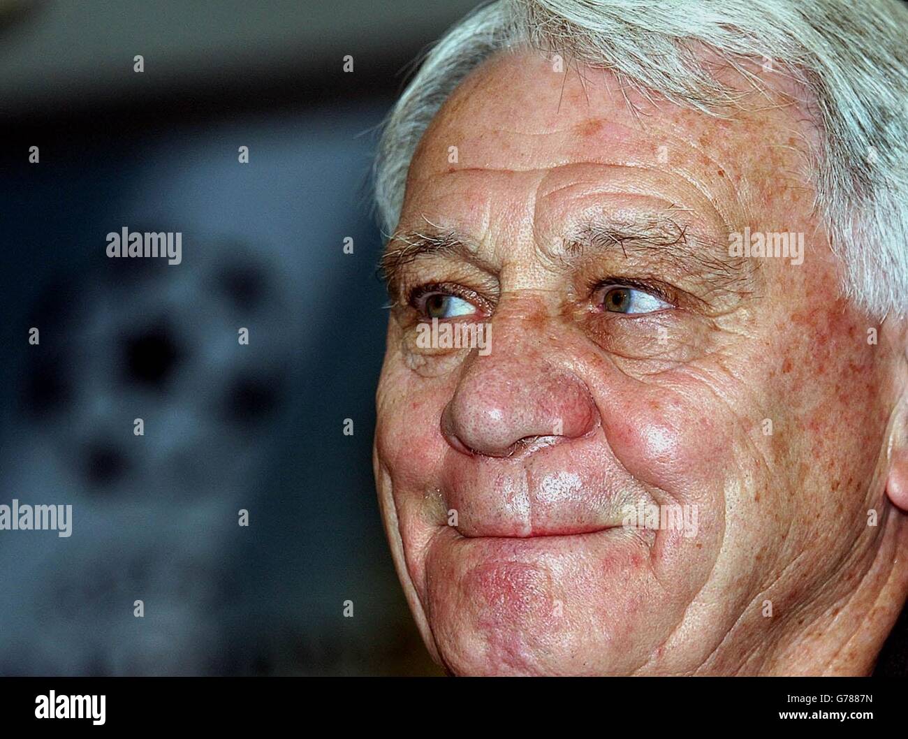 Sport football head head shot bobby robson hi-res stock photography and ...