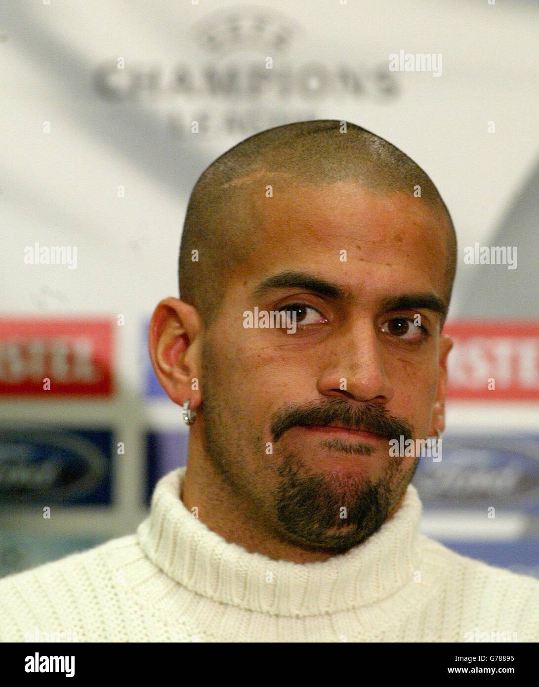 Juan sebastian veron and his girlfriend maria florencia hi-res stock ...