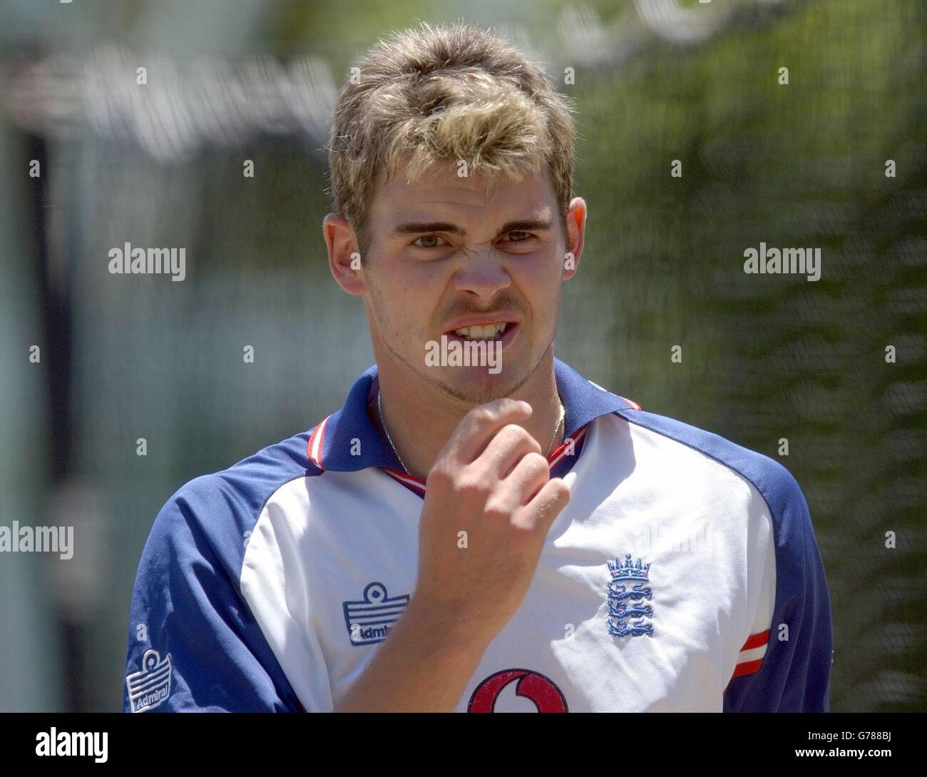 Andrew anderson bowler hi-res stock photography and images - Alamy