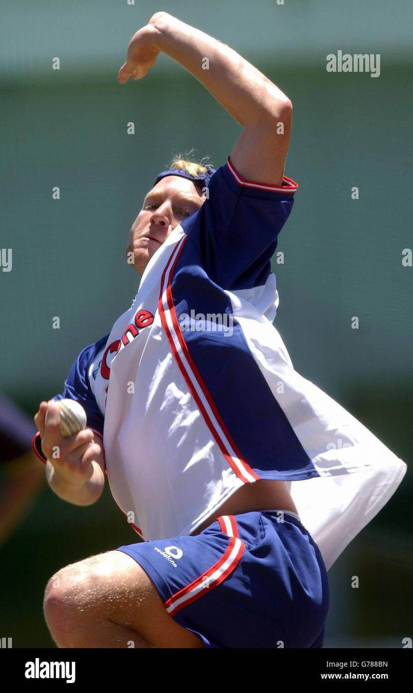 Cricket practice gareth batty hi-res stock photography and images - Alamy