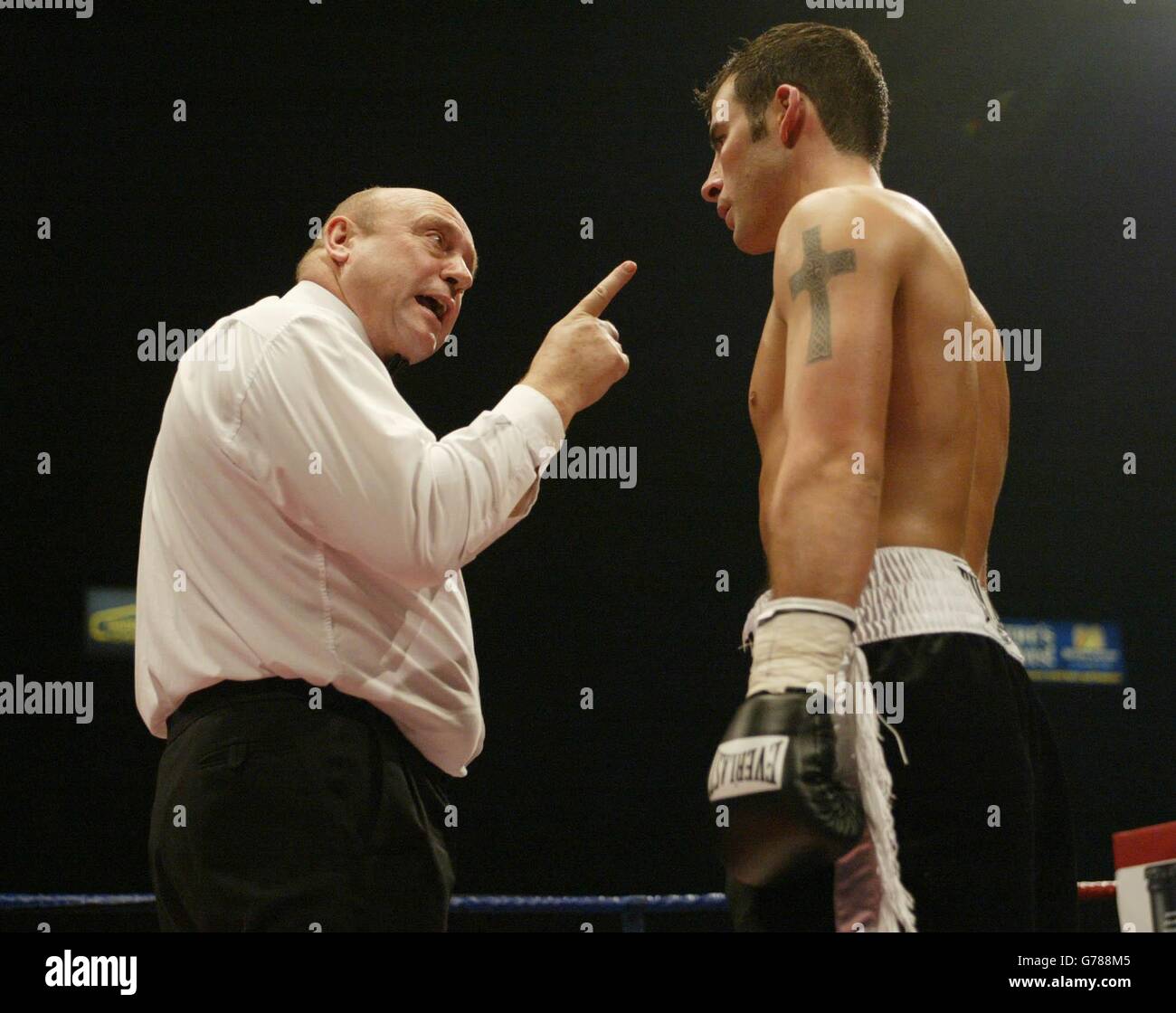 Boxing referee only hi-res stock photography and images - Alamy