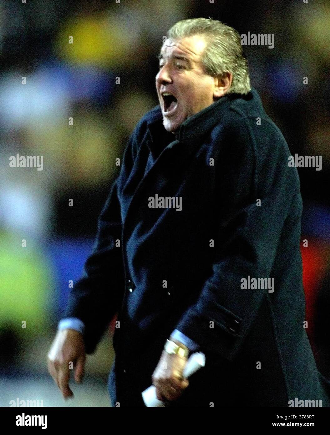 Sport football shouting terry venables hi-res stock photography and ...