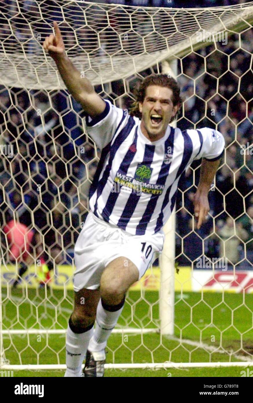 Andy johnson celebrating sport football hi-res stock photography and ...