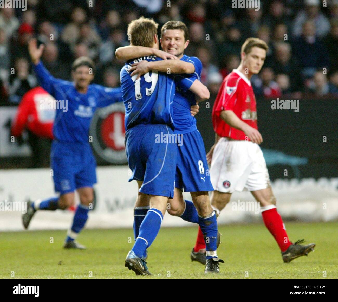 Sport football action celebrating tomasz radzinski hi-res stock ...