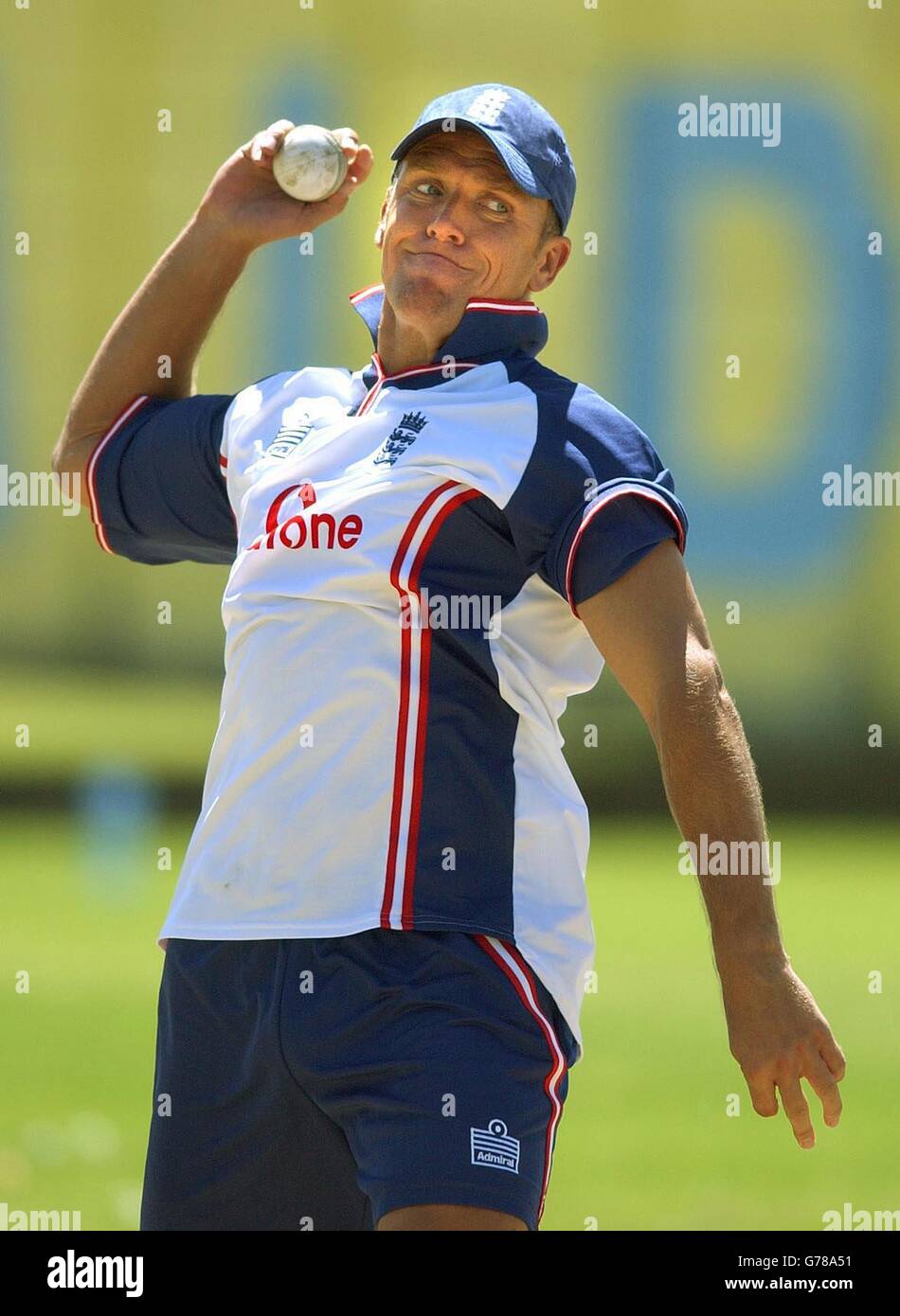 Cricket practice action alec stewart hi-res stock photography and ...