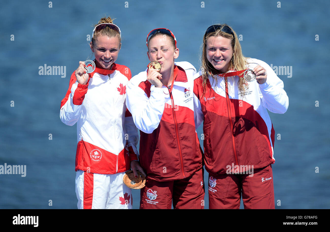 England's Jodie Stimpson (centre) celebrates with her gold medal ...