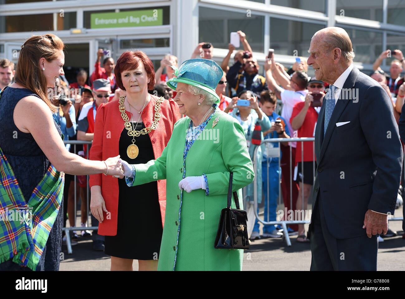 Queen elizabeth ii visit commonwealth games village in glasgow hi-res ...