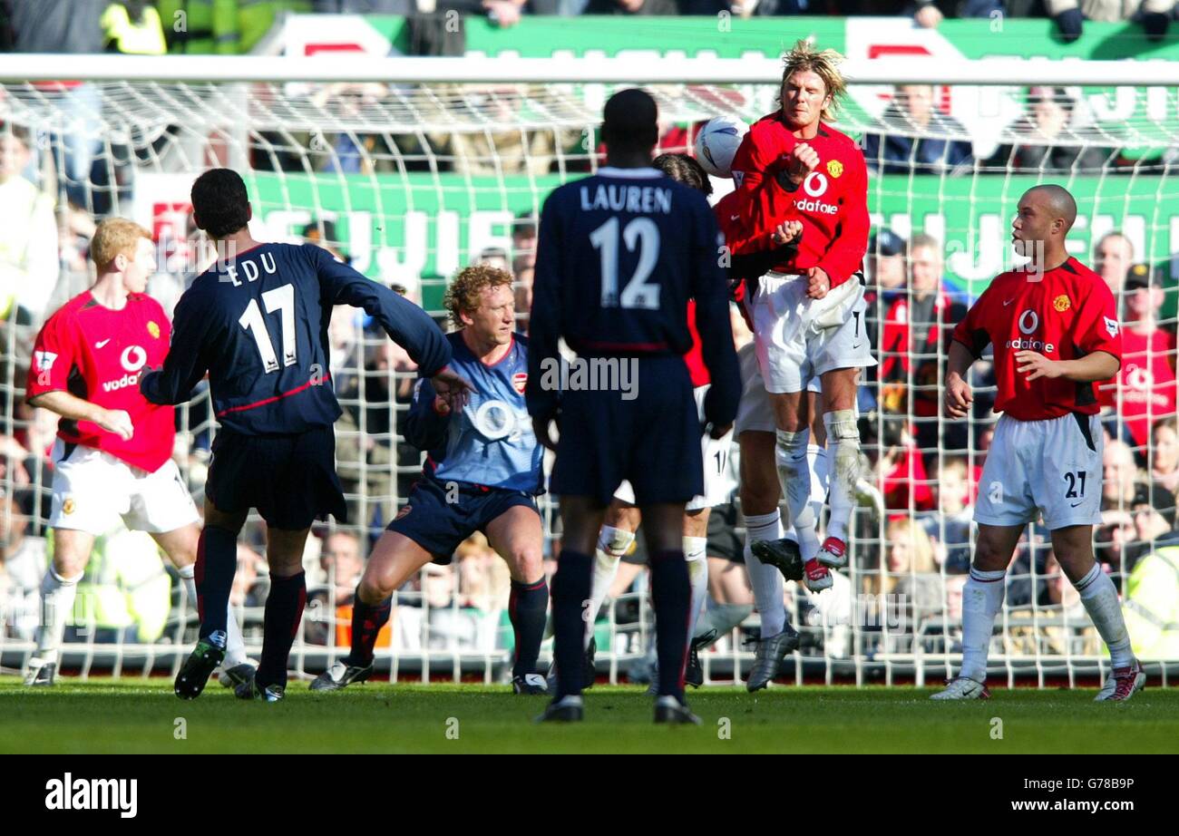 Manchester uniteds david beckham ball hi-res stock photography and ...
