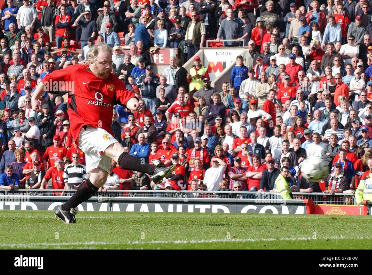 Manchester united football team hat hi-res stock photography and images ...