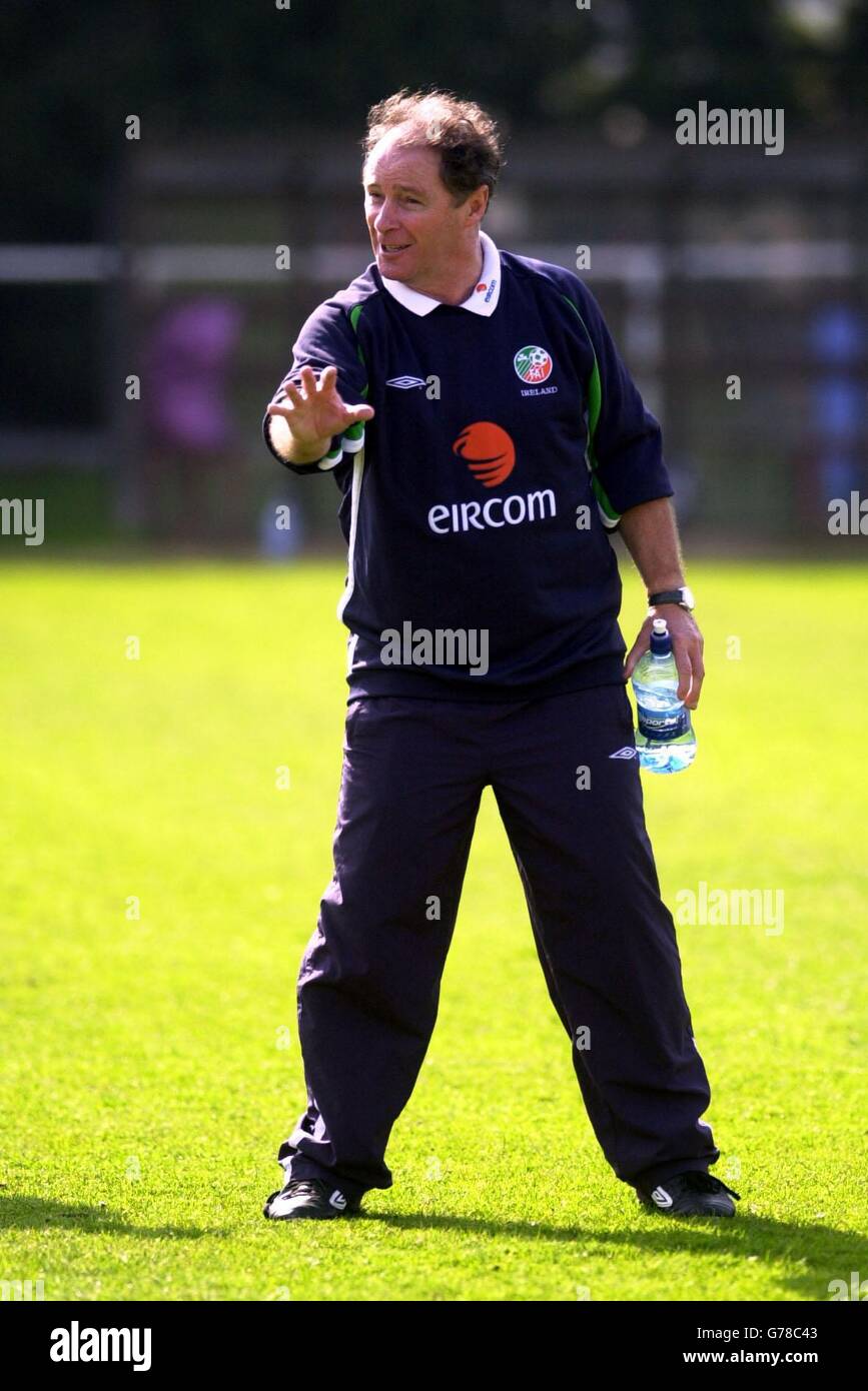 Football action brian kerr hi-res stock photography and images - Alamy