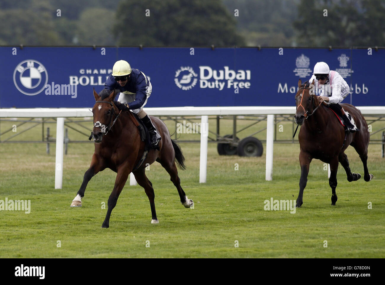 Horse racing king george weekend family fun day ascot racecourse hi-res ...